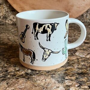 Spectrum Designz | Dining | Nwt Spectrum Designz Western Icon Embossed ...